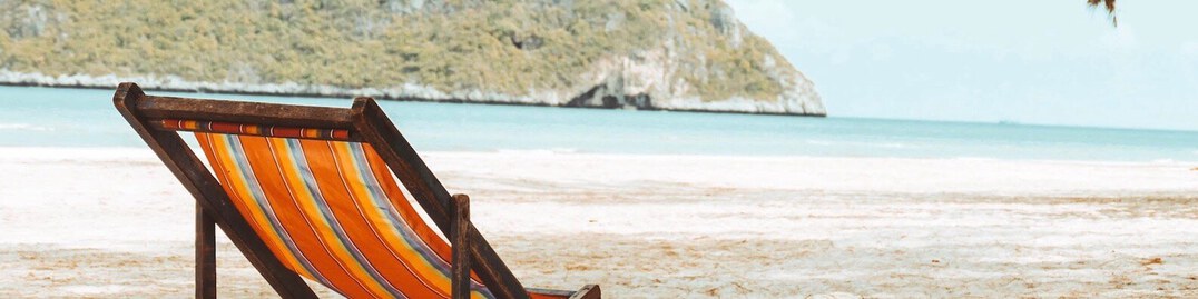 Beach - LinkedIn Background - Get some inspiration!