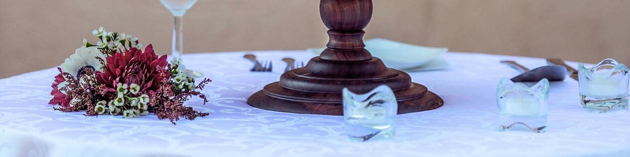 Beautiful Table Set Up - LinkedIn Background - Get some inspiration!