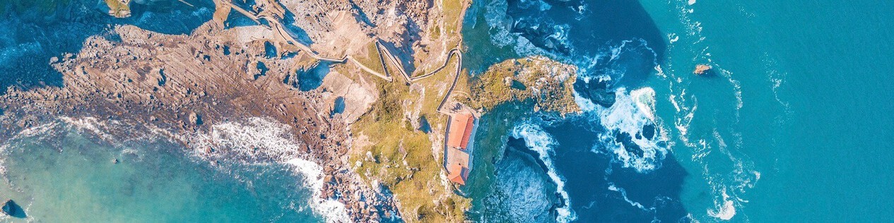 Sea - LinkedIn Background - Get some inspiration!