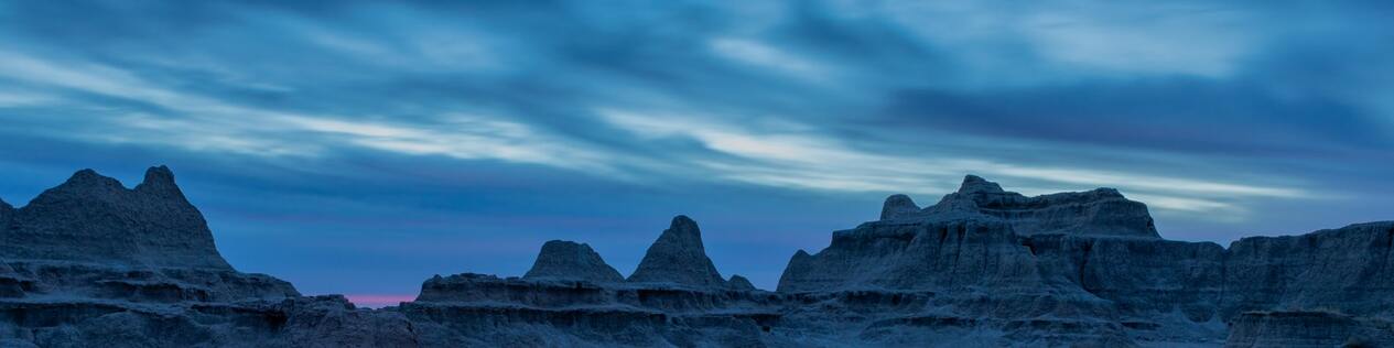 Mountain - LinkedIn Background - Get some inspiration!