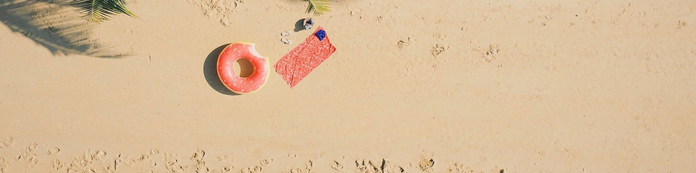 Beach - LinkedIn Background - Get some inspiration!