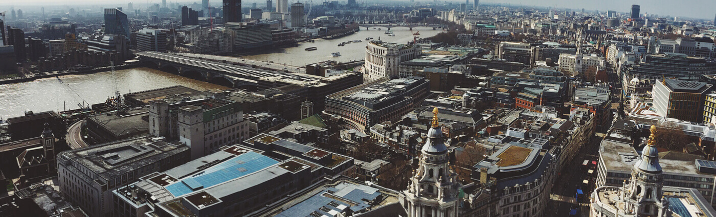 London - LinkedIn Background - Get some inspiration!