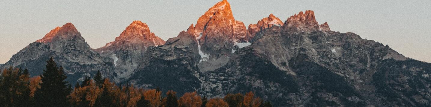 Mountain - LinkedIn Background - Get some inspiration!