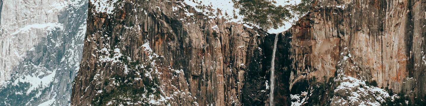 Mountain - LinkedIn Background - Get some inspiration!