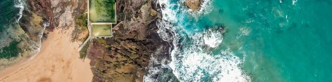 Between Waves - LinkedIn Background - Get some inspiration!