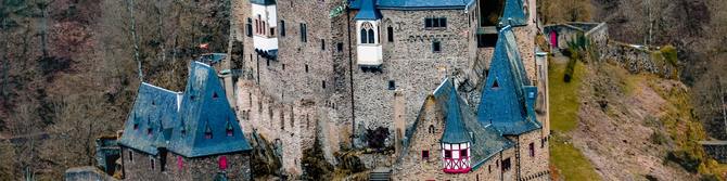 Mountains - LinkedIn Background - Get some inspiration!