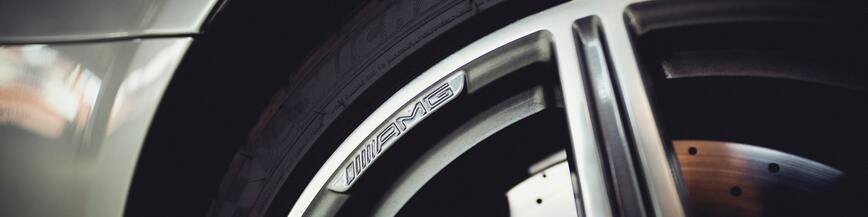 Car - LinkedIn Background - Get some inspiration!