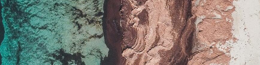 Water - LinkedIn Background - Get some inspiration!