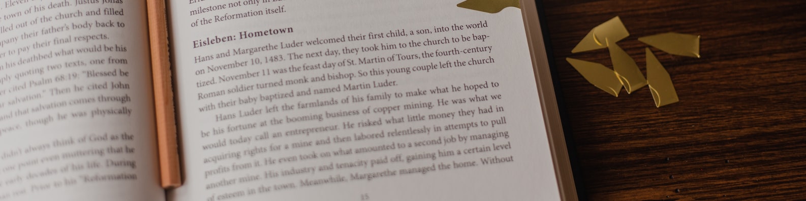 It Is A Good Read - LinkedIn Background - Get some inspiration!