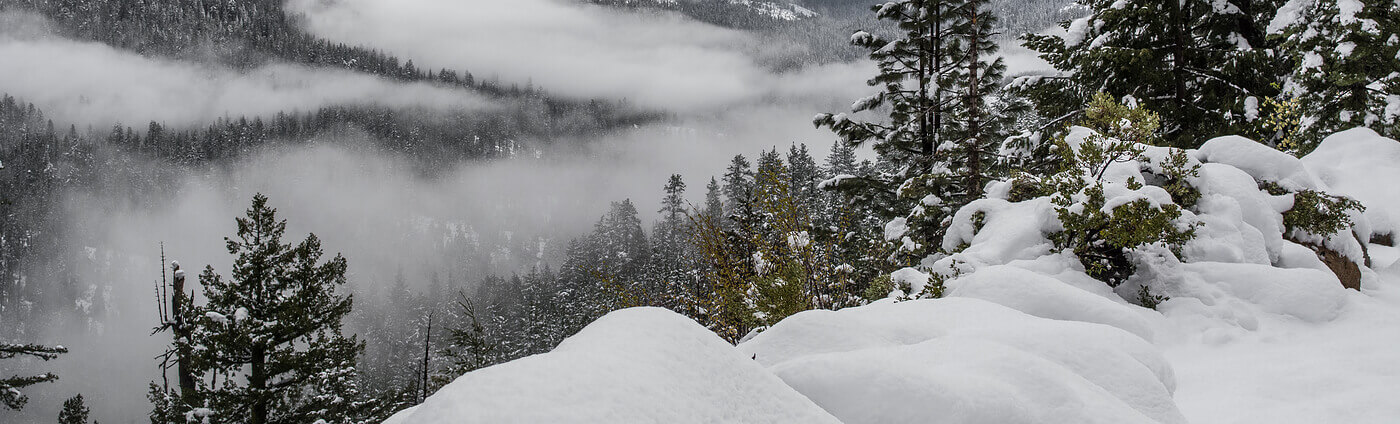 Snowy Mountains - LinkedIn Background - Get some inspiration!