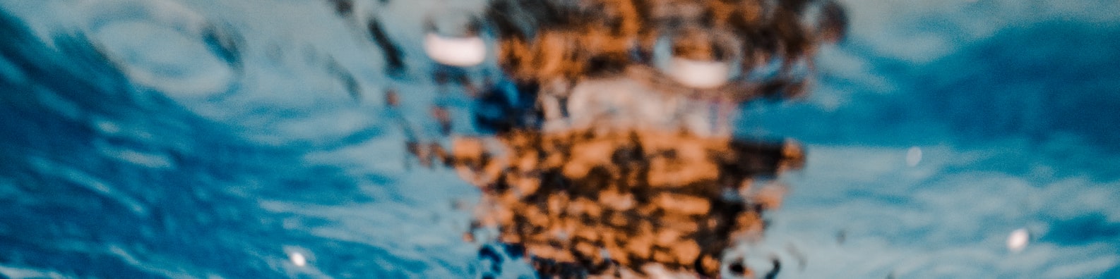 Under Water Photo - LinkedIn Background - Get some inspiration!